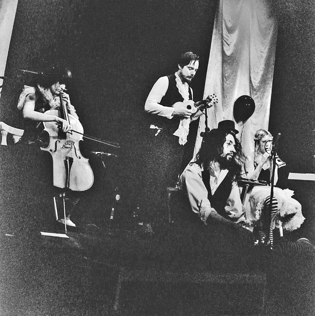 Master Class: Life Drawing [half day] - Camden Art Centre